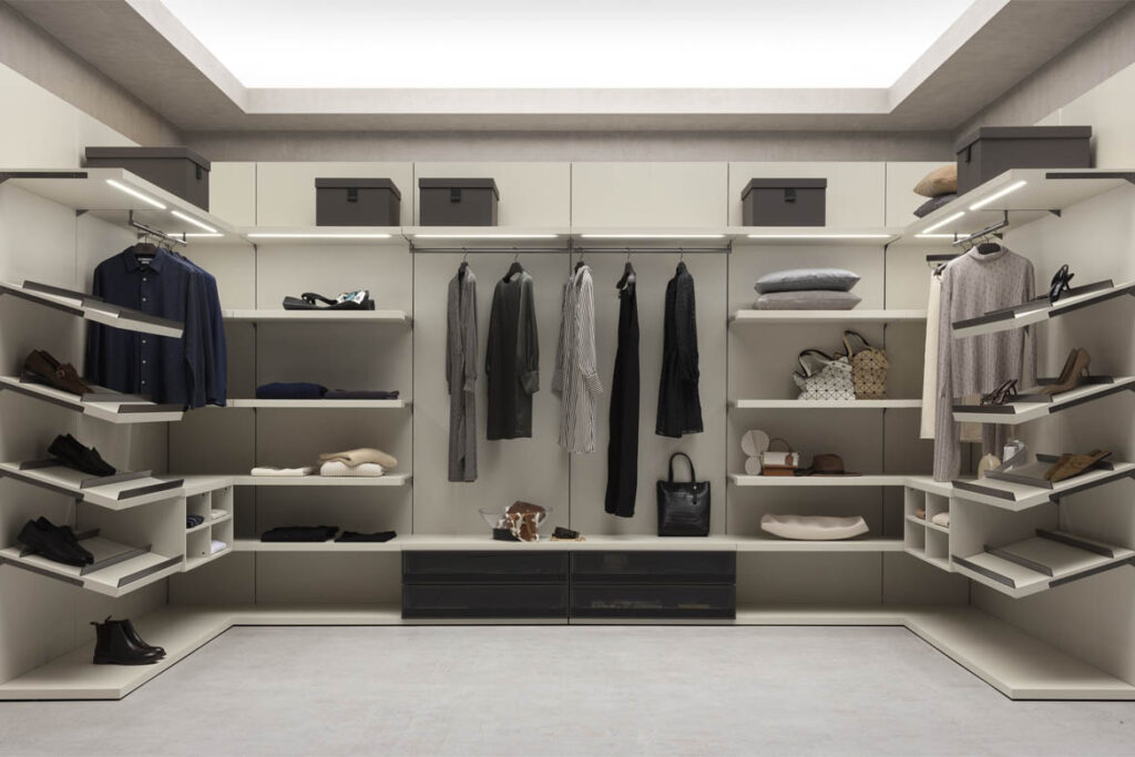 walk in closet Anteprima Pianca