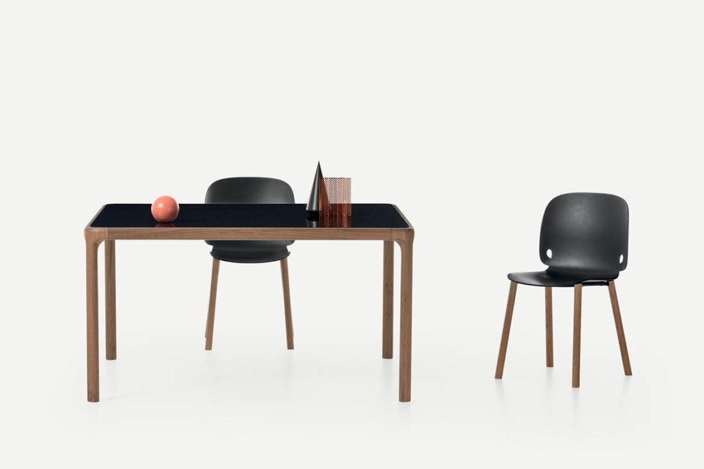 chairs, Intro, Pianca
