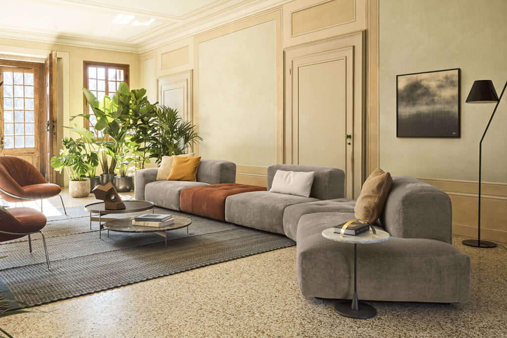 Delano up, modular modern sofa, design by Pier Luigi Frighetto